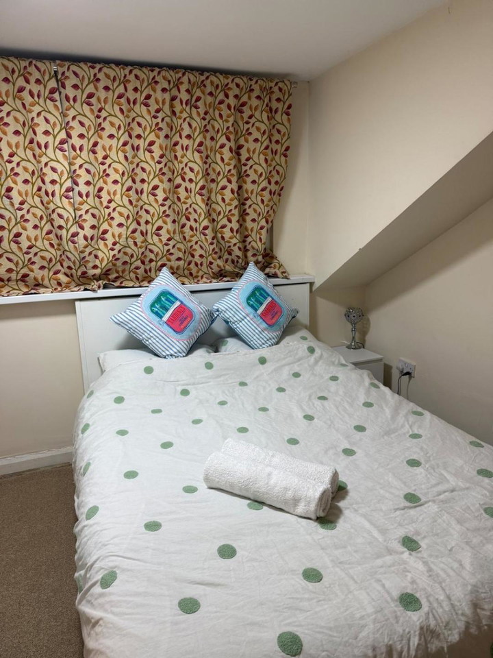 En-suit Double Bedroom In Thornbury Bradford - Bradford