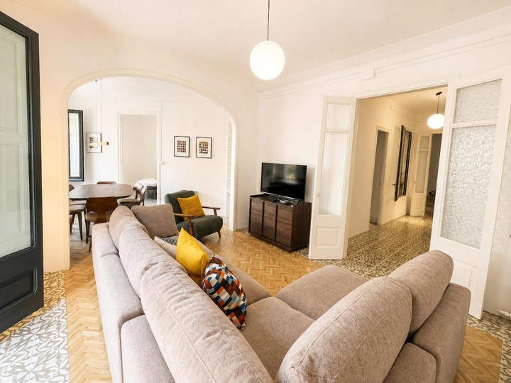 Cycle Haven Girona Ii - Spacious 4br, Lift & Ac - Gerona