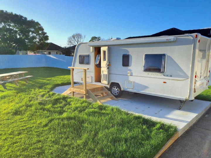 Sunshine Caravan - Private & Self-contained, 250m From Hospital - Te Puke