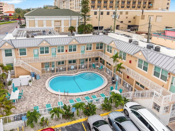 Clearwater Beach Suites #105 - Clearwater Beach, FL