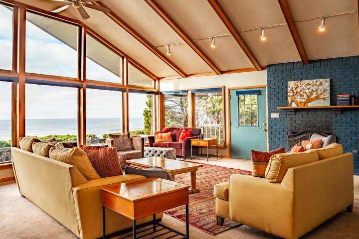 Hot Tub, Dog Friendly & Game Room In Large Ocean Front Home! - Newport, OR