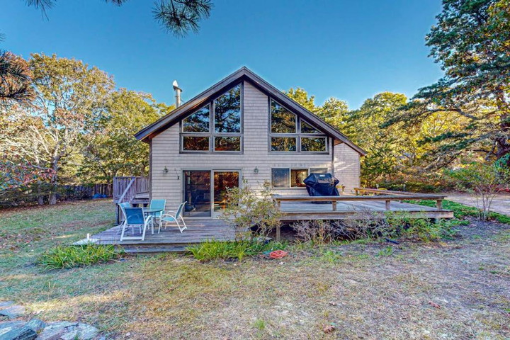Cozy Island Cabin - Martha's Vineyard, MA
