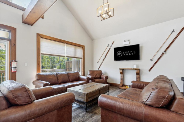 Chic Peak Chalet W Hot Tub, By Property Valet - Collingwood