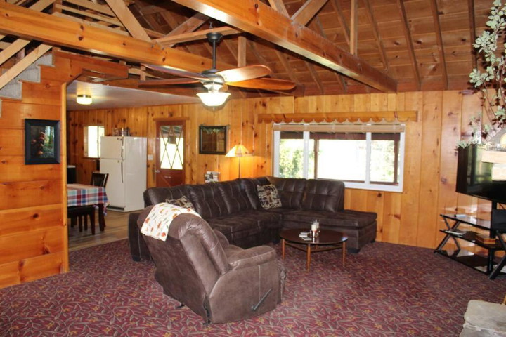 Rustic Chapparal Cabin At Bass Lake Heights - Bass Lake, CA