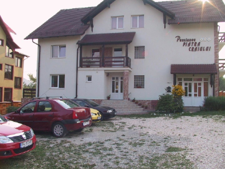 Pension Piatra Craiului - Fundata