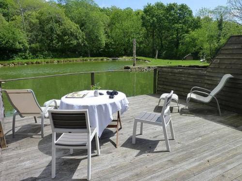 La Suite Du Pêcheur Balnéo Et Terrasse Privative Entre Terre Et Mer Chut Le Bonheur Y Est Caché ! - Quimper