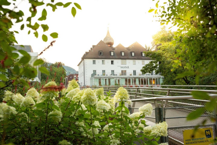 Das Schloss An Der Eisenstrasse - Niederösterreich