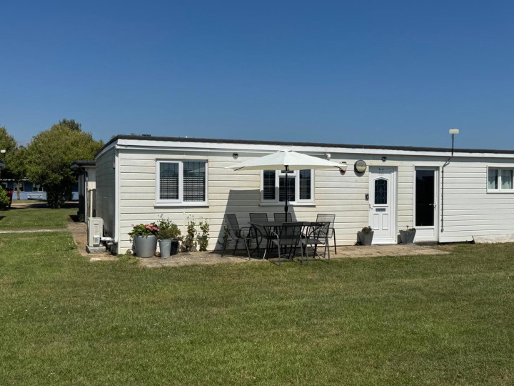 3-bed Camber Sands Cabin - Pool - Parking - Pets - Camber Sands