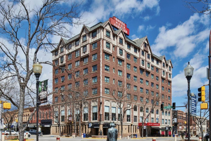 Hotel Alex Johnson Rapid City, Curio Collection By Hilton - South Dakota