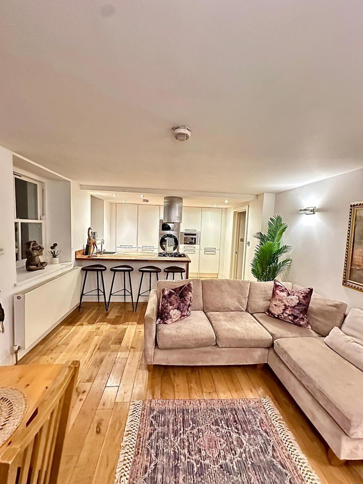 Opulent Oasis In London - Southgate - London