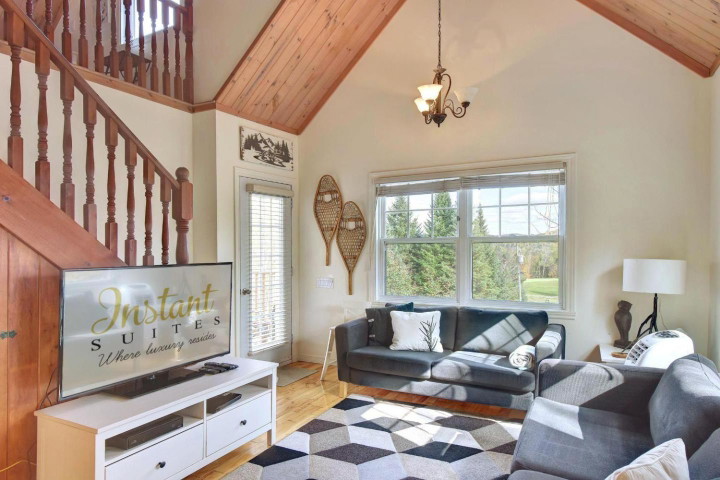 The Golf & Mountain View Retreat By Instant Suites - Mont-Tremblant