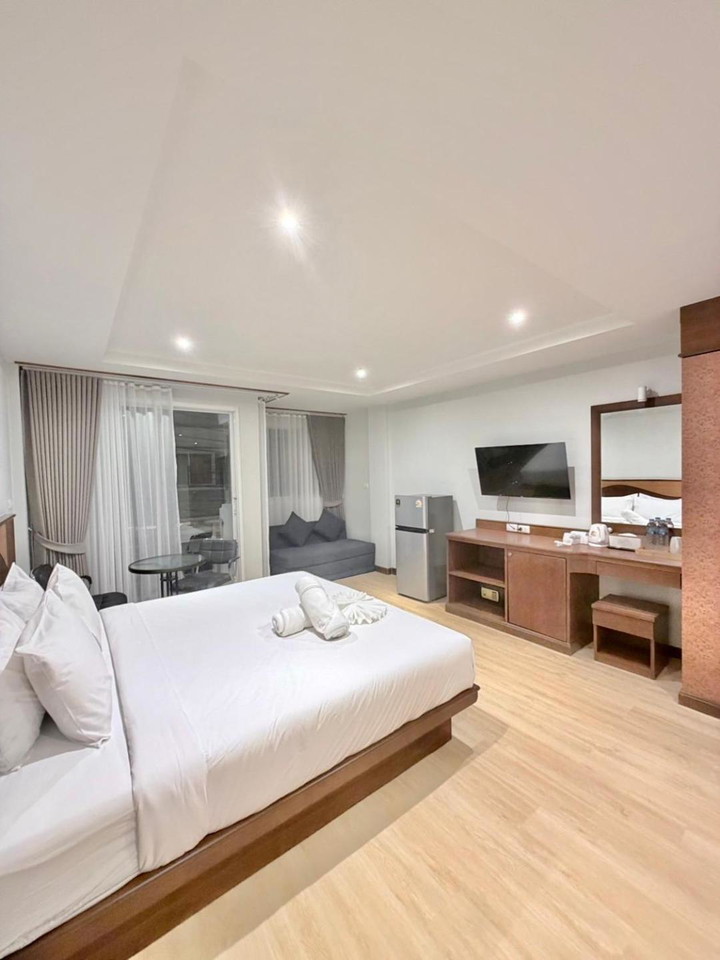 One Houses - Pa Tong