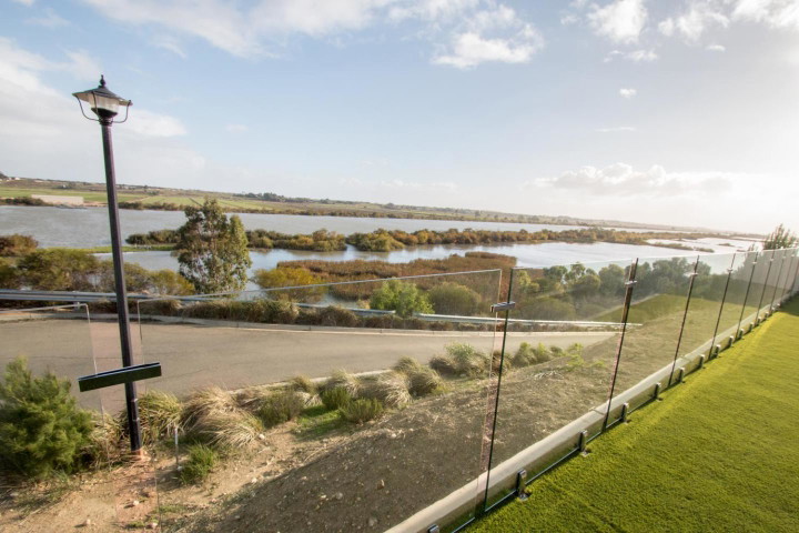 ‘Serenity’ And Sweeping Murray River Views - Tailem Bend