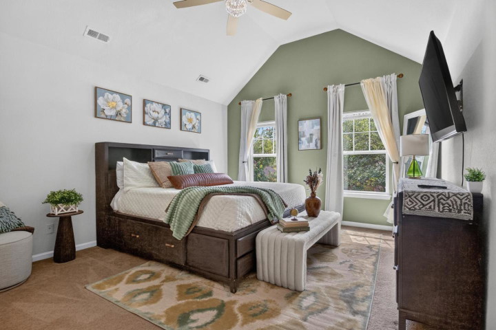 Prime Location In Chesapeake With Spacious 4br & Big Kitchen - Norfolk, VA