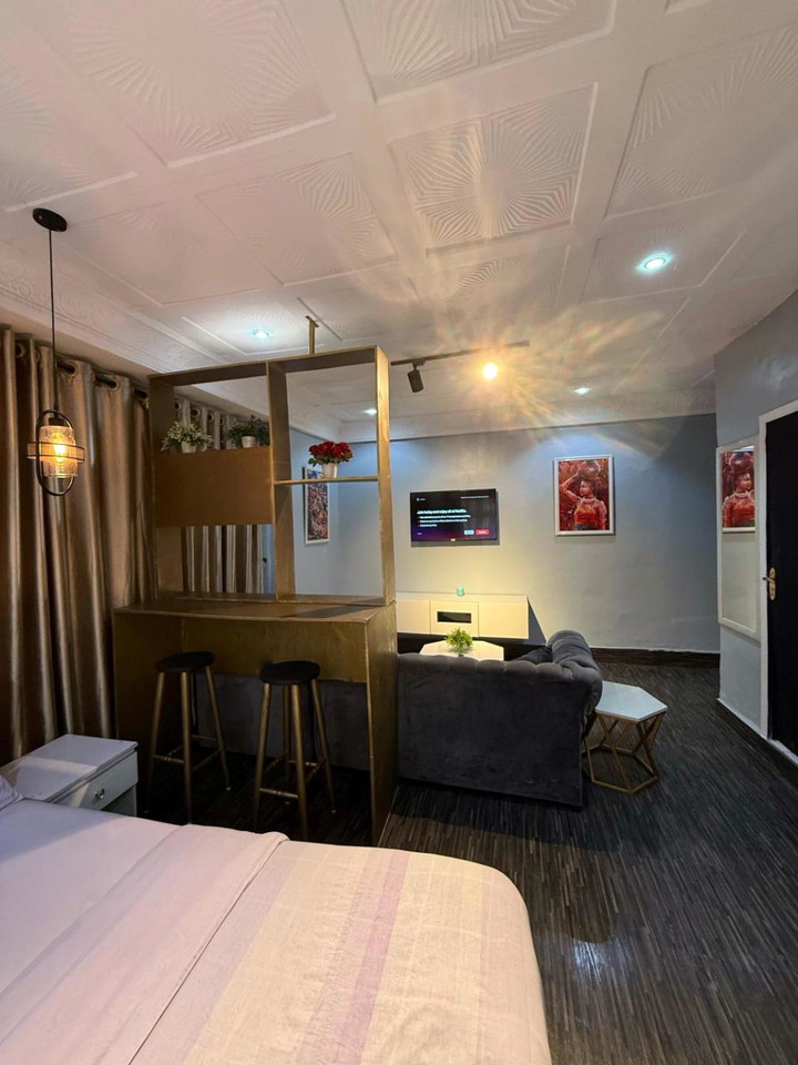 Big Studio Unit In Lekki Phase 1 - Kitchen, Washer, 24-7 Light, Wifi & Netflix - Lagos, Nigeria