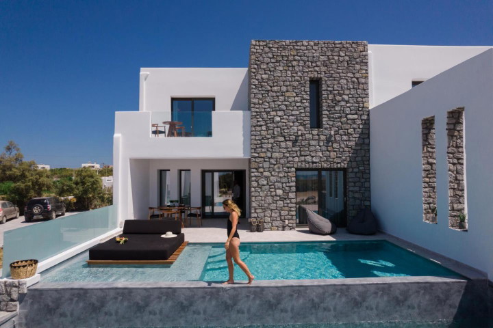 Milestones Naxos - Naxos