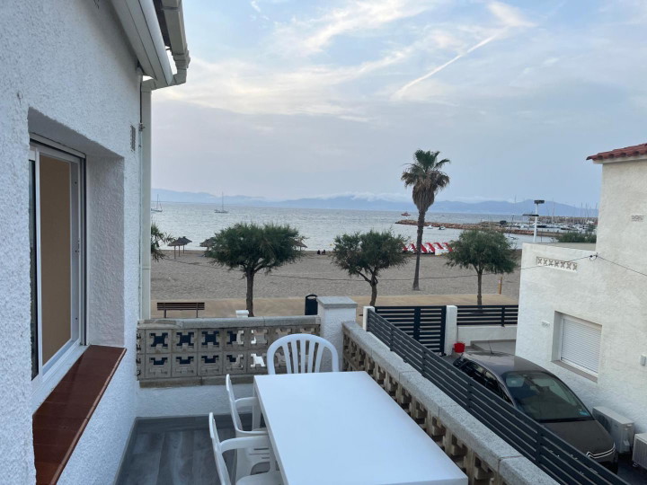 Apartamento En La Playa. Free Parking. Free Wifi - La Escala