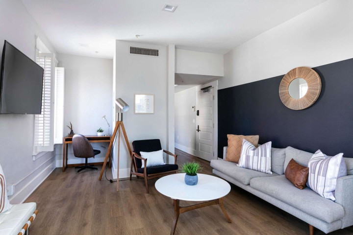 Stylish 2br Retreat In Vibrant Gaslamp - San Diego, CA