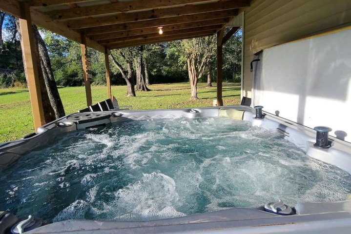 Stewart House With Hot Tub And 3 Bedroom - Hammond, LA