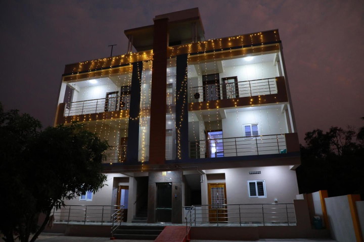 Two Bedroom Flat Non Ac Varun Vihar Near Horsley Hills - Madanapalle