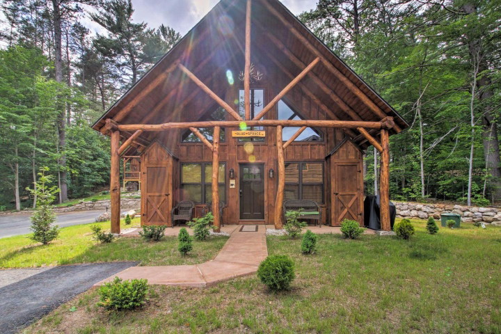 Timber Home: Walk To Slopes & N Conway Shops! - North Conway, NH