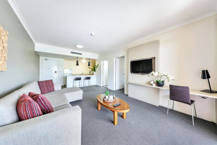 Resort Style City View King Bed Pool Balcony - Darwin