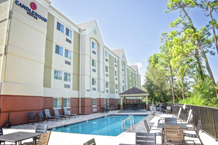 Candlewood Suites Fort Myers Interstate 75 By Ihg - Fort Myers, FL