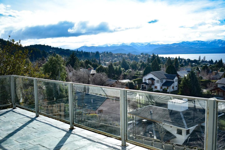 Casa Cerro Dorado Vista Al Lago - San Carlos de Bariloche