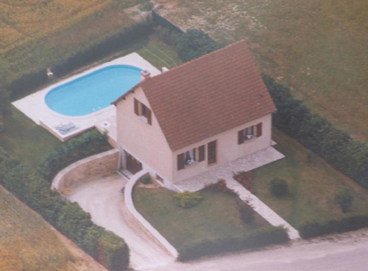 Maison De Vacances Pour 6 Personnes Avec Piscine - Yonne