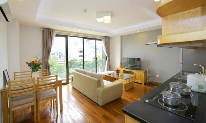 Apartment In Truc Bach, Thanh Nien Street Near Old Quarter - China