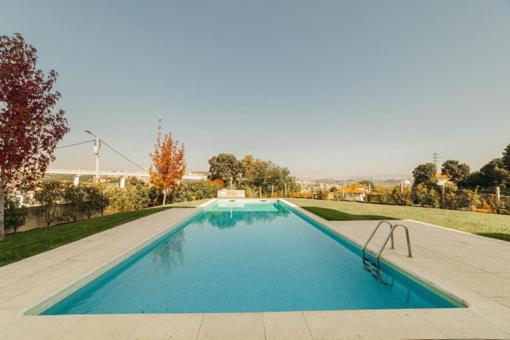 Amazing Pool Apartments By Vacationy - Oporto