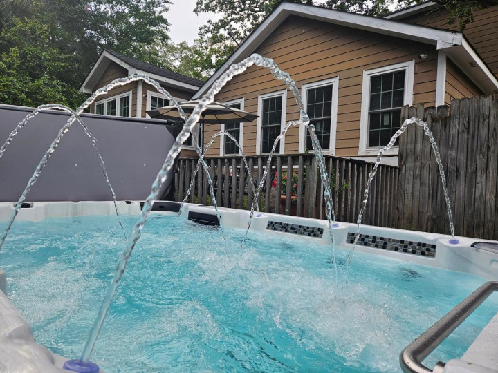 Close To Downtown,1000 Mbps Wifi,11-person Swim Spa, 75" Tv 4 Movie Nights, Spacious, Walk To Restaurants, Ping Pong - Atlanta