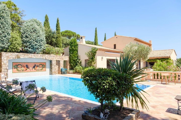 Charming, Elegant, Spacious House In Saint-raphaël - Fréjus