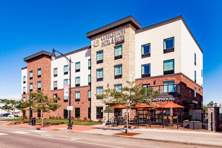 Cobblestone Hotel & Suites - Superior Duluth - Duluth, MN