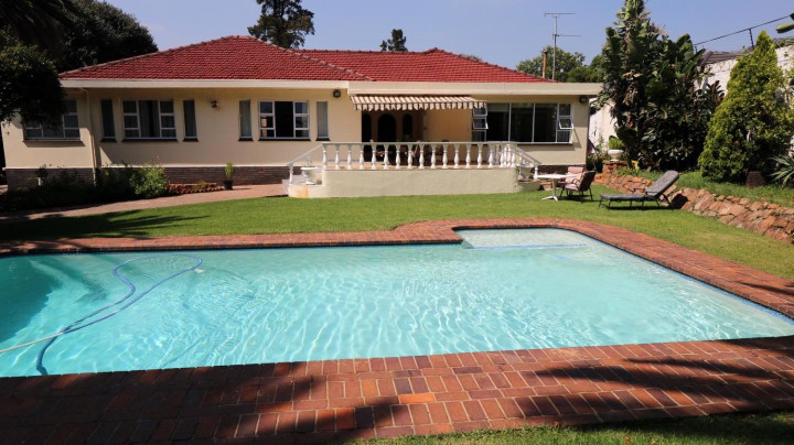 The Observatory, Luxury Suite In Observatory Home - Alberton