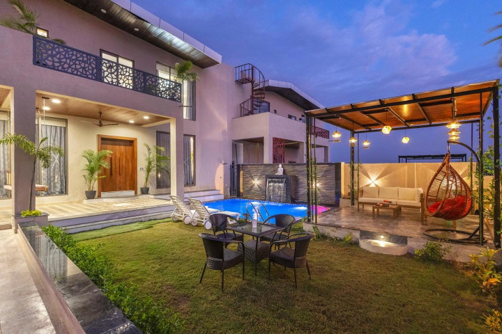 Elivaas Signature Shreya Blossom Retreat 4-bhk Retreat With Private Pool, Gazebo, Garden, Bar & Scenic Aravali Views - Udaipur