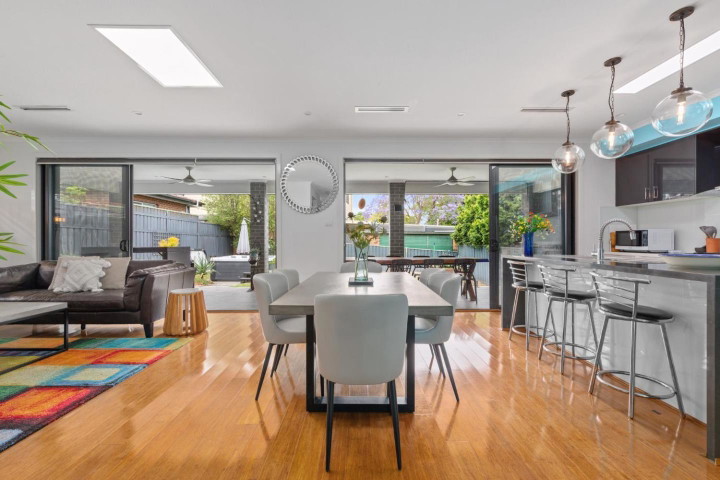 Bright Family Home In Rydalmere With Yard & Bbq - Sydney