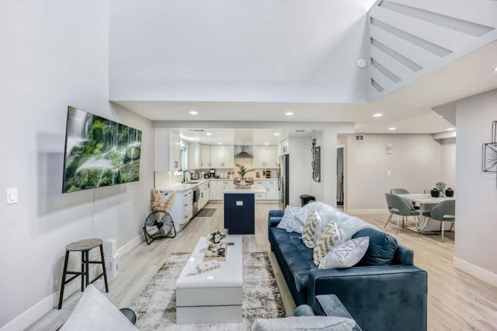2 Luxury Townhouses Near Meta & Stanford - 493 & 497 - Mountain View