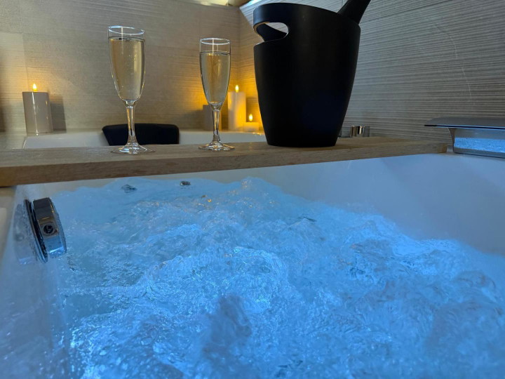 Appartement Romantique Avec Balnéothérapie - Châtellerault
