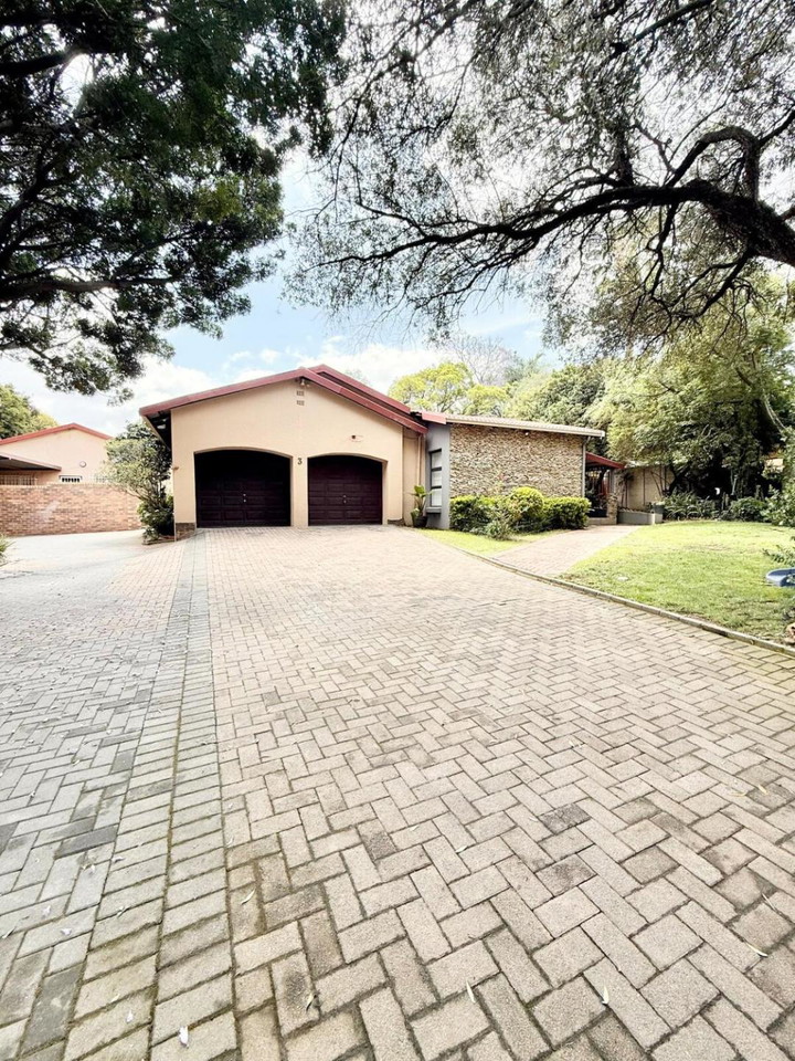 Home In Randpark Ridge - Randburg