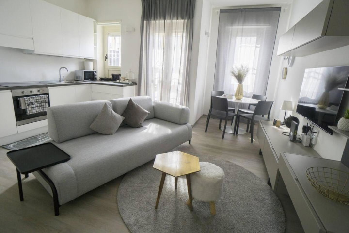 2 Bed Apartment Sleeps 4 - En-suite Bath -Tv -Wifi - Asti
