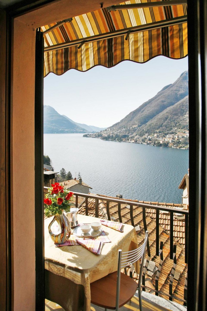 Pinky House - Lake Como