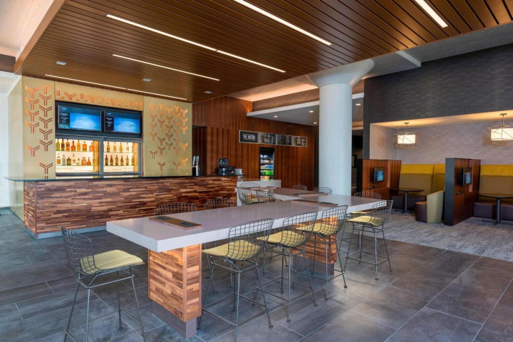 Courtyard By Marriott Waterloo Cedar Falls - Waterloo, IA