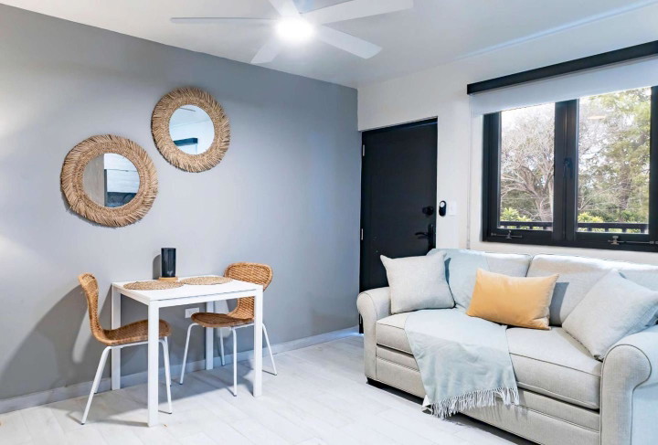 Aqua Villas Del Mar Apt 4 - 2br Beachside Escape With Walkable Dining - Dorado