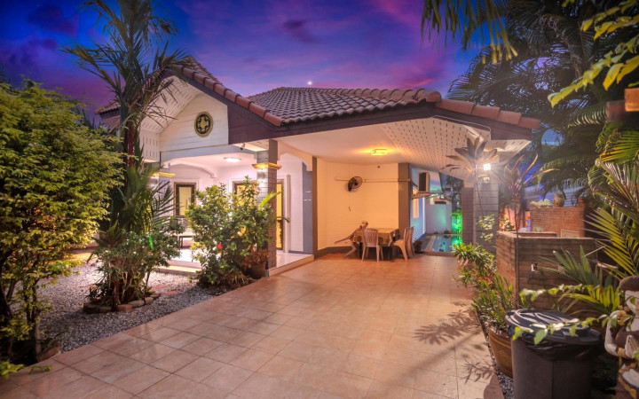 Villa Corner Near Walking Street And Beaches - Pattaya City