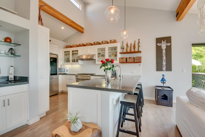 Malibu Retreat W/ Balcony & Mountain Views - Malibu, CA