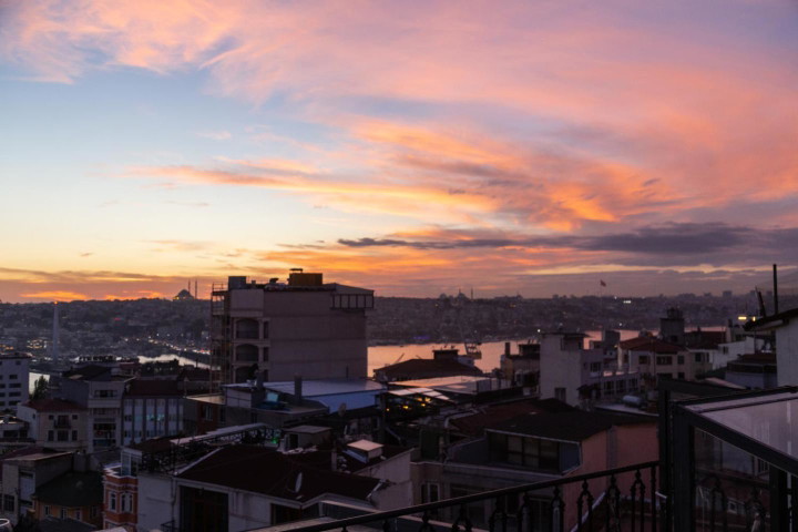 Meroddi La Porta - Gaziosmanpaşa