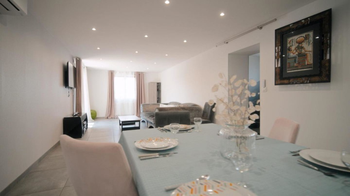 Agréable Maison Pour 8 Personnes - Cournon-d'Auvergne