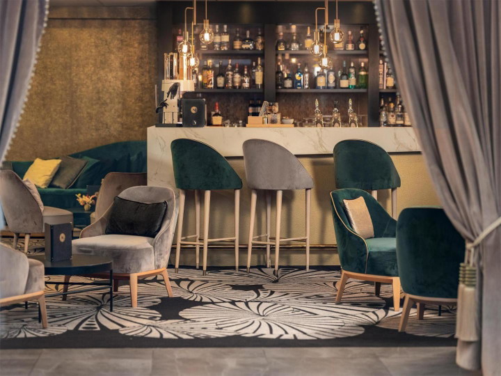 Niepce Paris, Curio Collection By Hilton - Châtenay-Malabry
