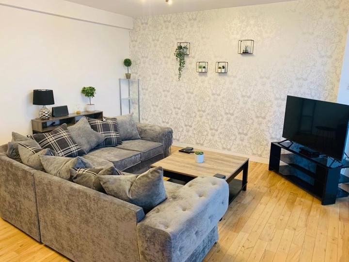 Modern 2 Bed Apartment, Close To Gla Airport & M8 - Angleterre